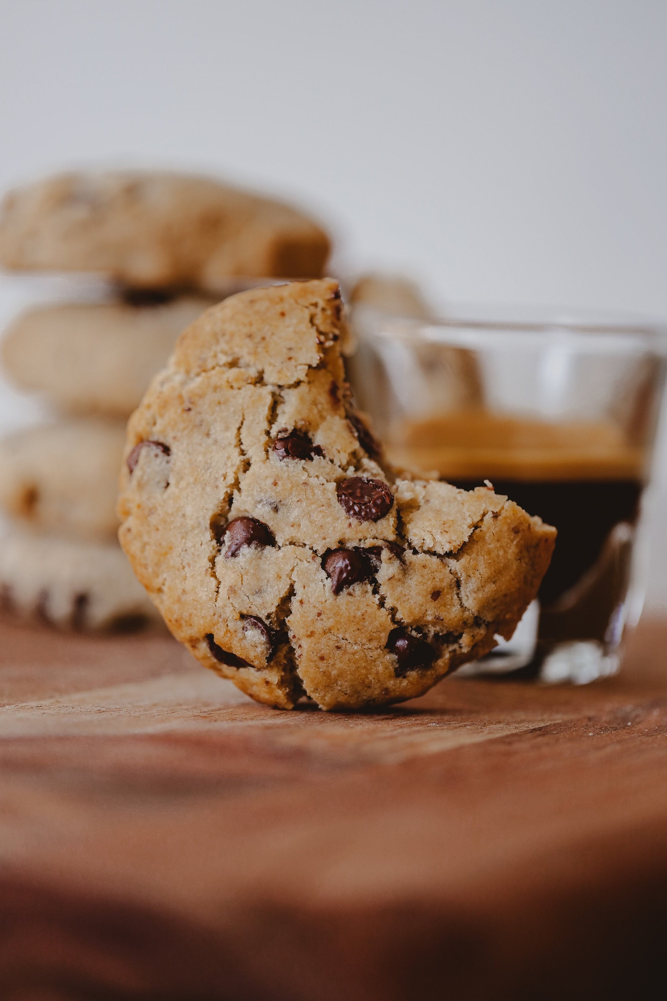 Chocolate Chip Cookies (V, DF, EF) | Honey and Ivy Gluten Free